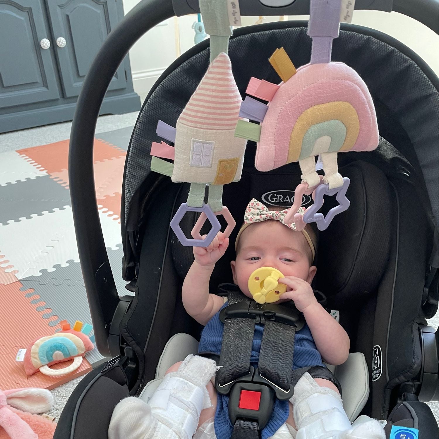 Itzy Ritzy Bitzy Bespoke Ritzy Jingle Attachable Travel Toy | Pastel R ...